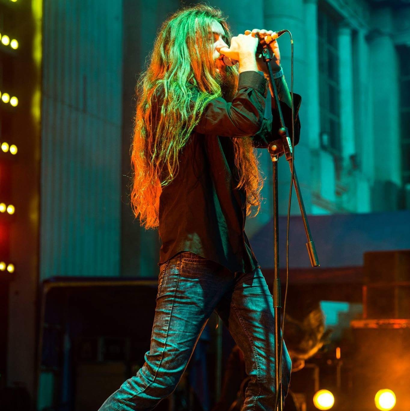 Cum supraviețuiești în România ca artist și organizator de concerte ...