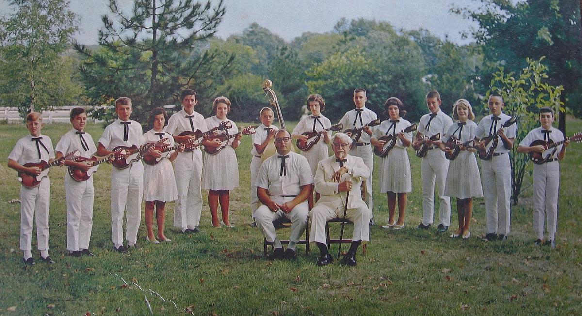 Unexpected photos of your favorite musicians together? | Page 324 ...