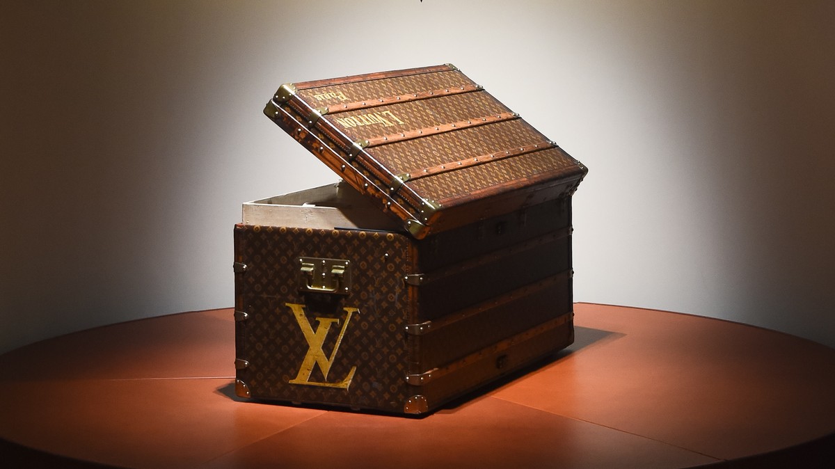 History Behind Louis Vuitton | Paul Smith History Behind Louis Vuitton | Paul Smith