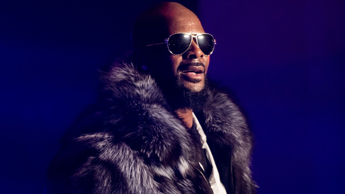 Report New Video Of R Kelly Allegedly Having Sex With Minor Emerges Noisey